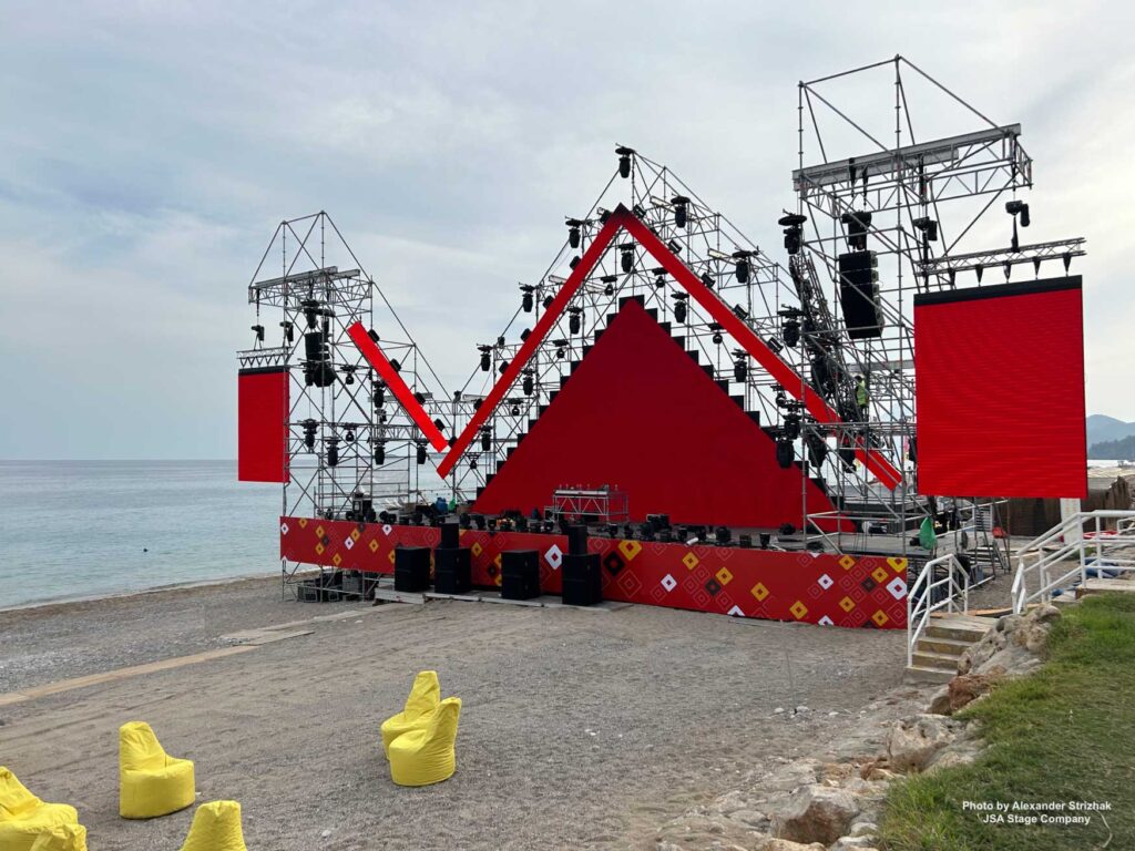 “TRIANGULAR” STAGE ON THE SEA BEACH FOR A CORPORATE FESTIVAL IN TURKEY ...
