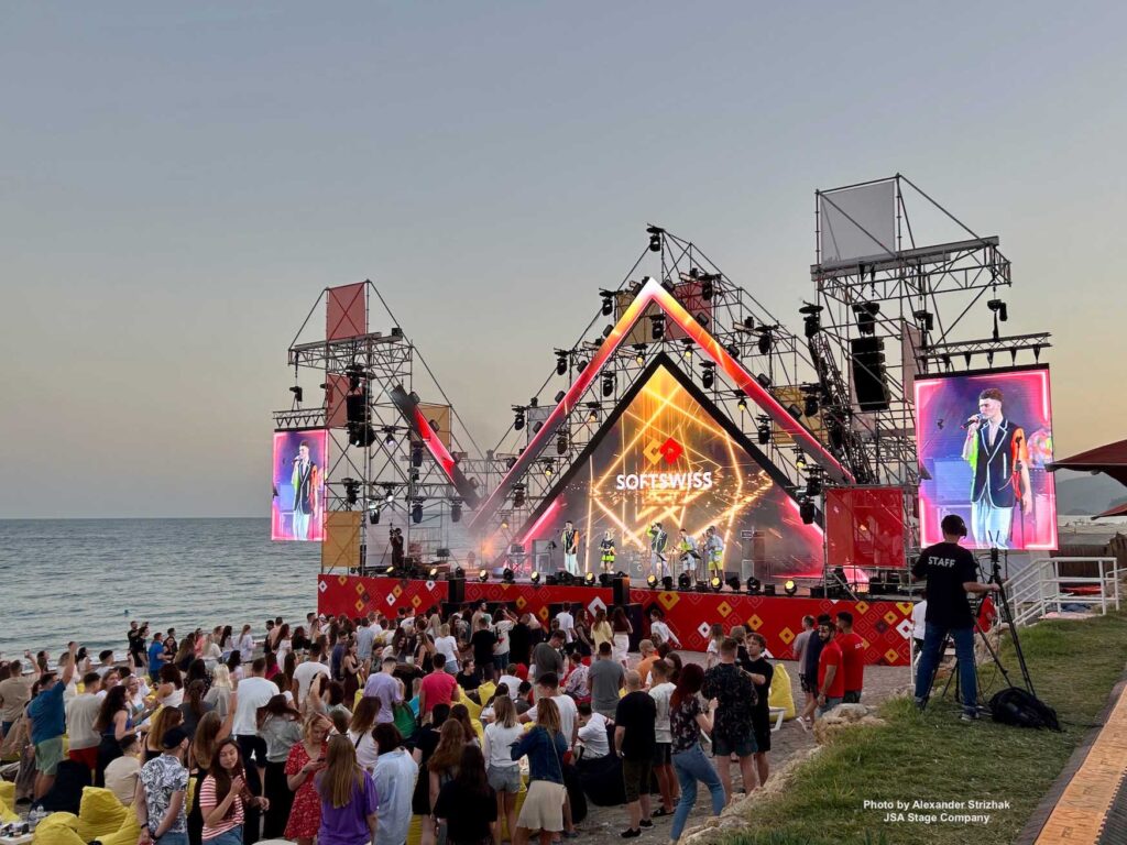 “TRIANGULAR” STAGE ON THE SEA BEACH FOR A CORPORATE FESTIVAL IN TURKEY ...