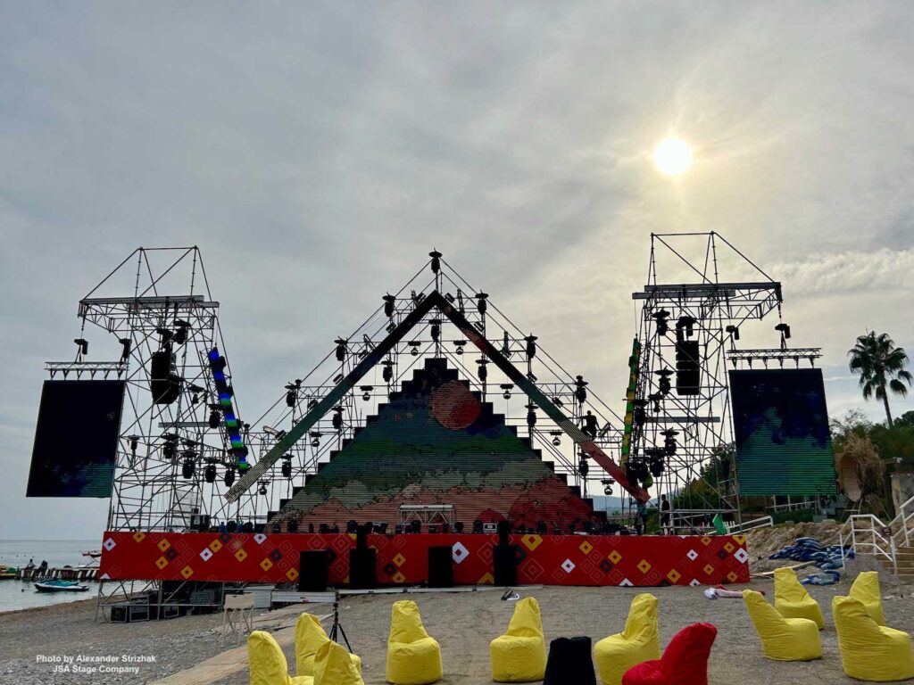 “TRIANGULAR” STAGE ON THE SEA BEACH FOR A CORPORATE FESTIVAL IN TURKEY ...