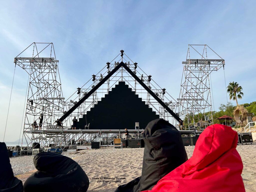 “TRIANGULAR” STAGE ON THE SEA BEACH FOR A CORPORATE FESTIVAL IN TURKEY ...