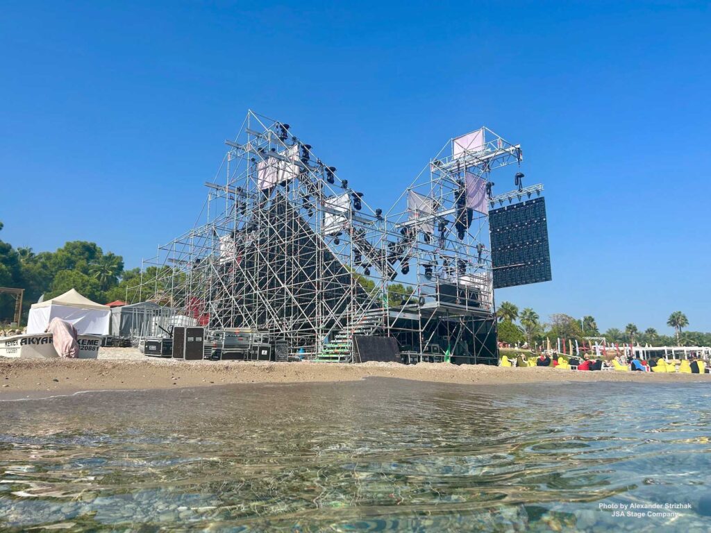 “TRIANGULAR” STAGE ON THE SEA BEACH FOR A CORPORATE FESTIVAL IN TURKEY ...