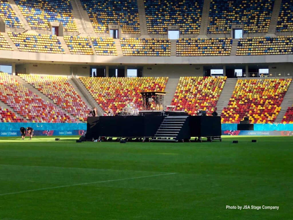MOBILE PODIUM TRANSFORMER – SPECIAL “PLAYER” ON THE FOOTBALL FIELD ...